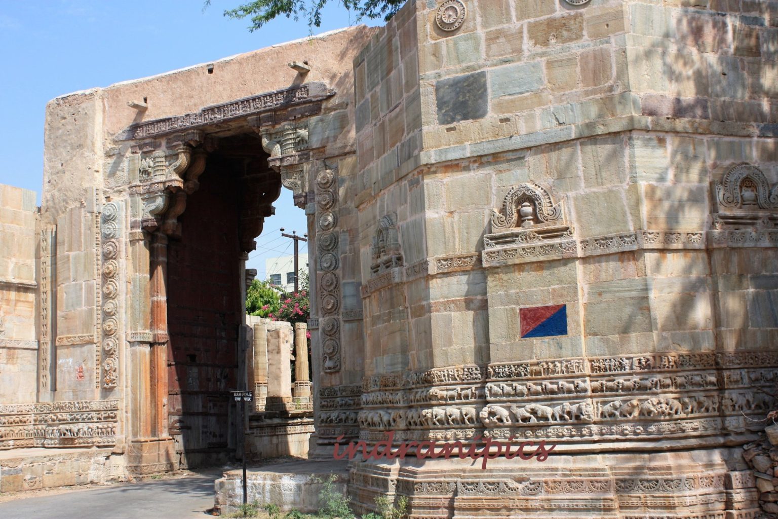 Must Visit Places in Chittorgarh Fort - Palaces, Temples, Lakes - i Share