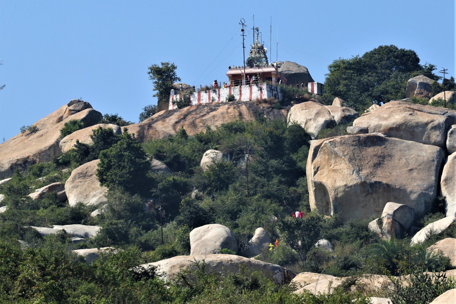Weekend at Avani Betta; Trek to Seetha Parvati Temple - i Share