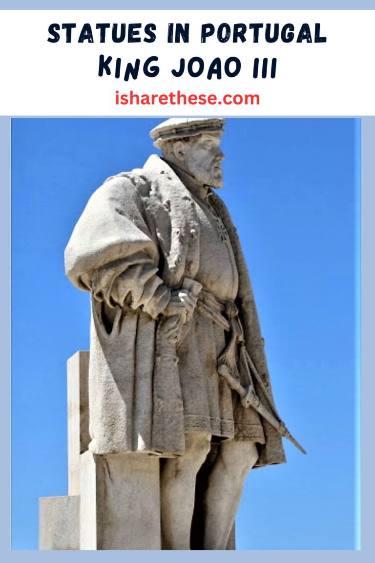 Portuguese Statues in University of Coimbra - i Share
