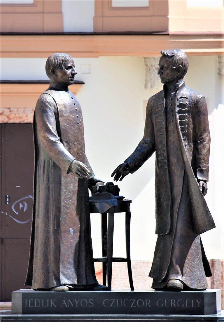 Gyor Old Town Area in Hungary: Walking Tour - i Share