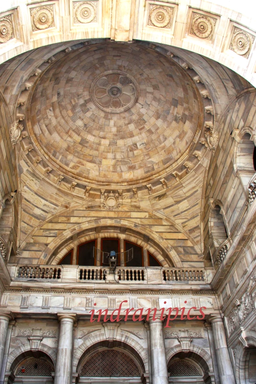 Visit Victoria Memorial Hall, a Landmark of Kolkata - i Share