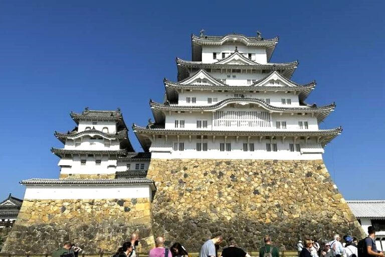 Inside Himeji Castle: Traditional Japanese Architecture - i Share