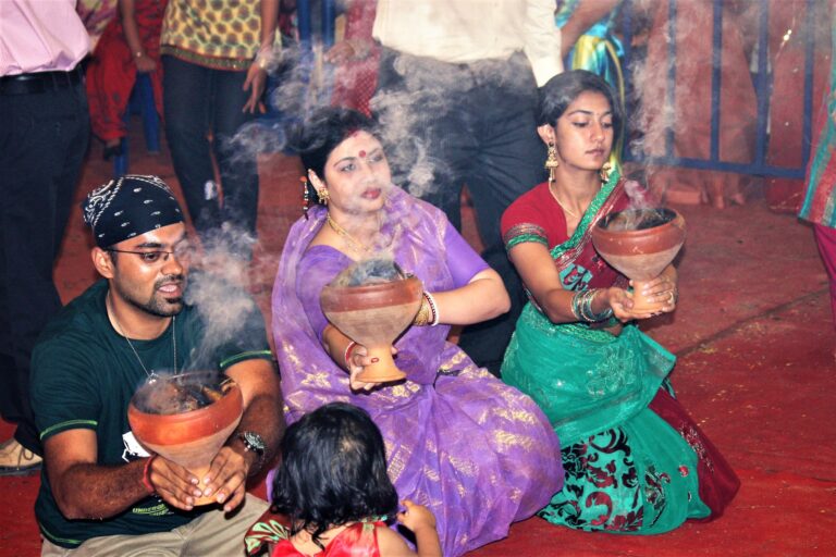 Dhunuchi Naach during Durga Puja Festival - i Share